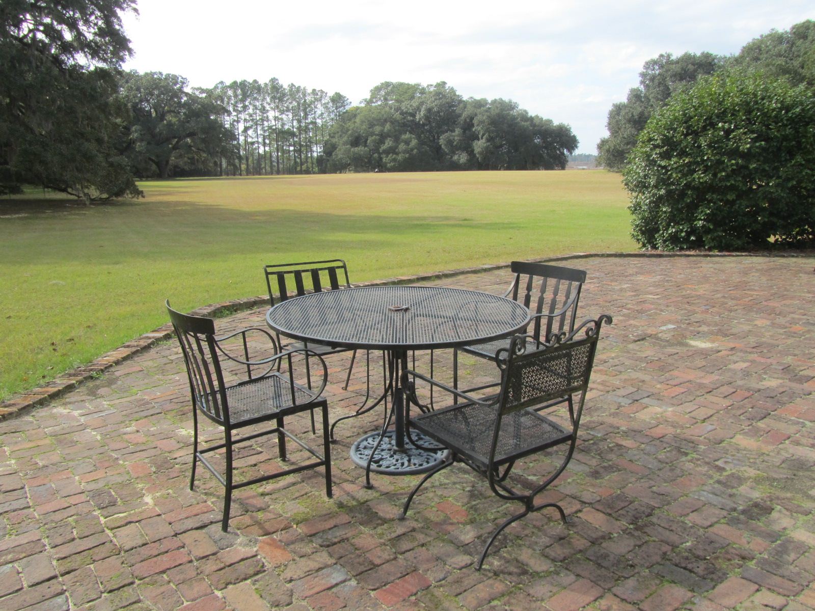 Locations Hub - Friendfield Plantation - Exteriors & near House