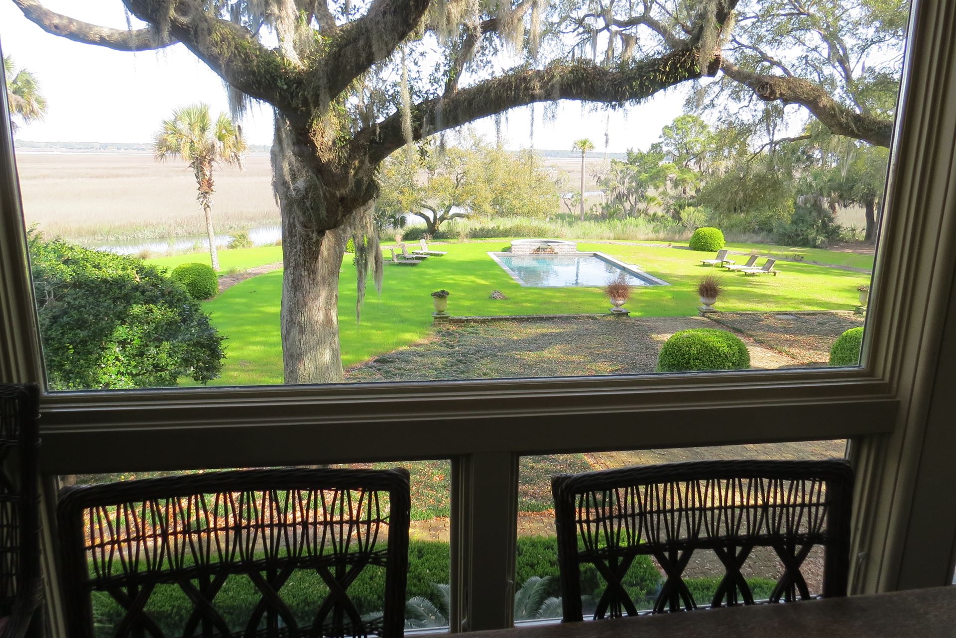 Locations Hub - Vanderhorst Mansion Exteriors - April 2014 Look