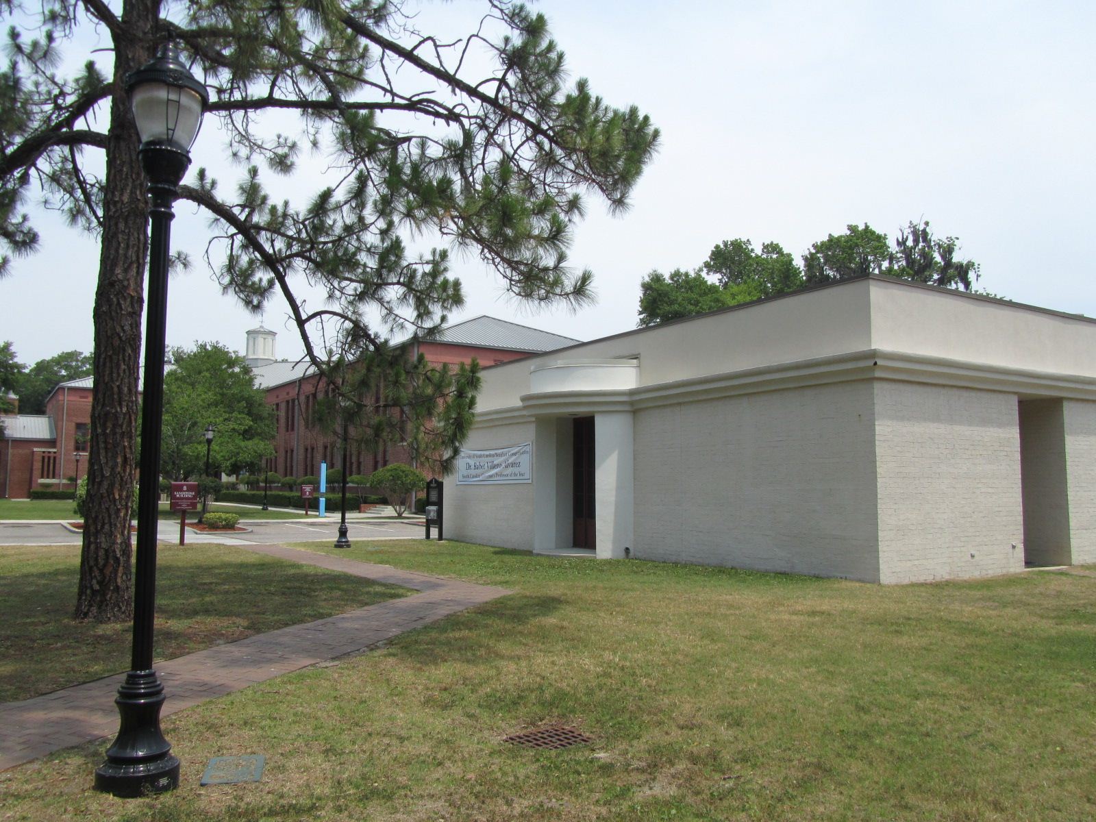 Locations Hub - USC Beaufort - Sandstone Building EXTERIORS & HALLWAYS ...
