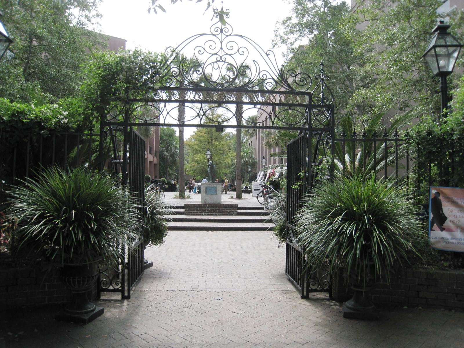 Locations Hub - College of Charleston - Robert Scott Small Building (ext.)