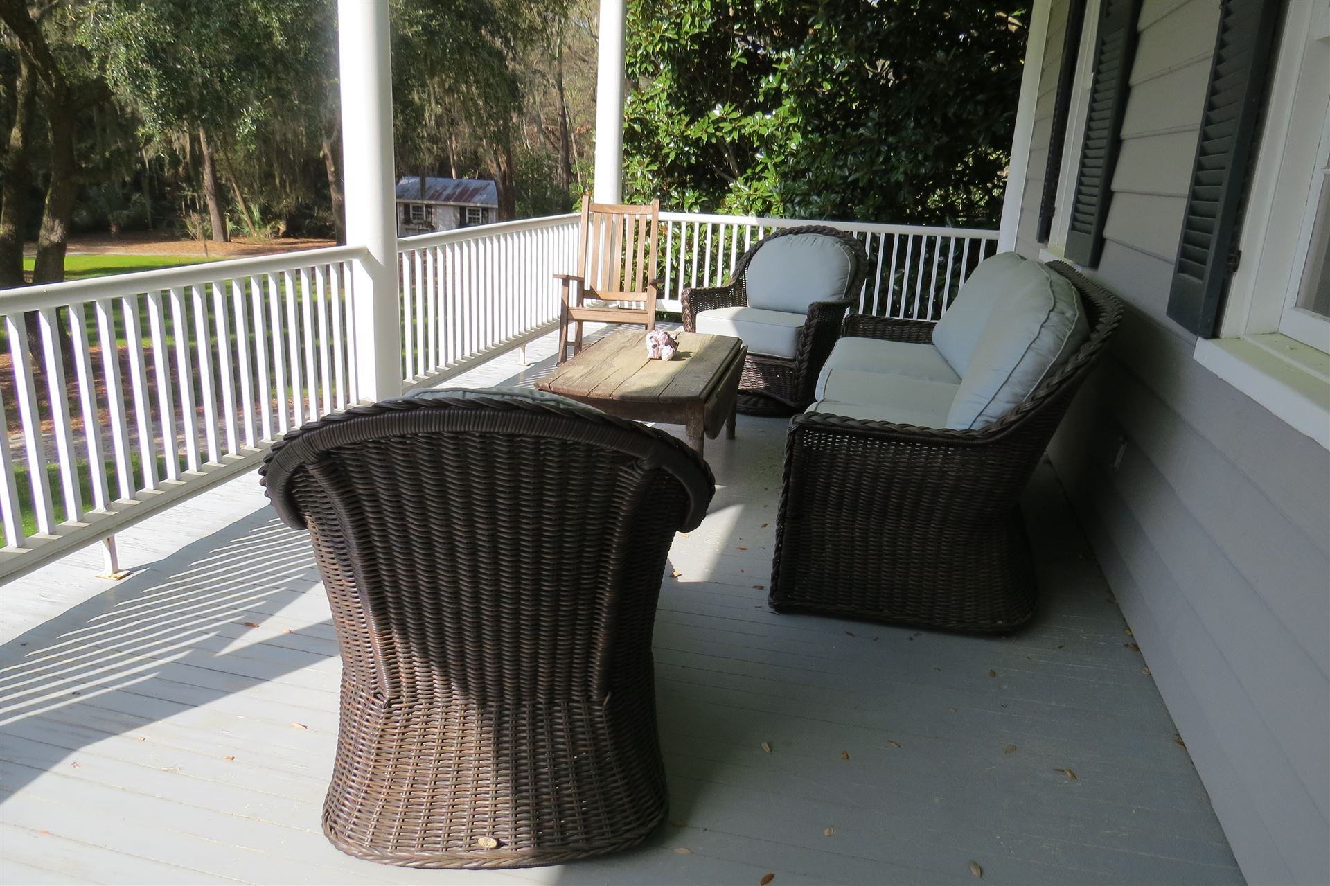 Locations Hub - Vanderhorst Mansion Exteriors - April 2014 Look