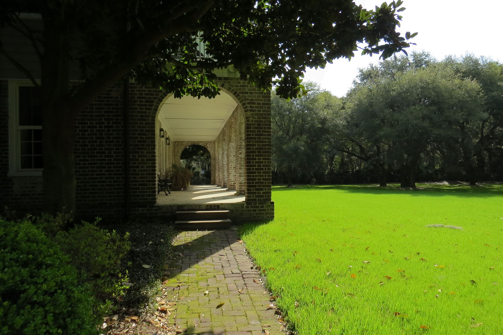 Locations Hub - Vanderhorst Mansion Exteriors - April 2014 Look