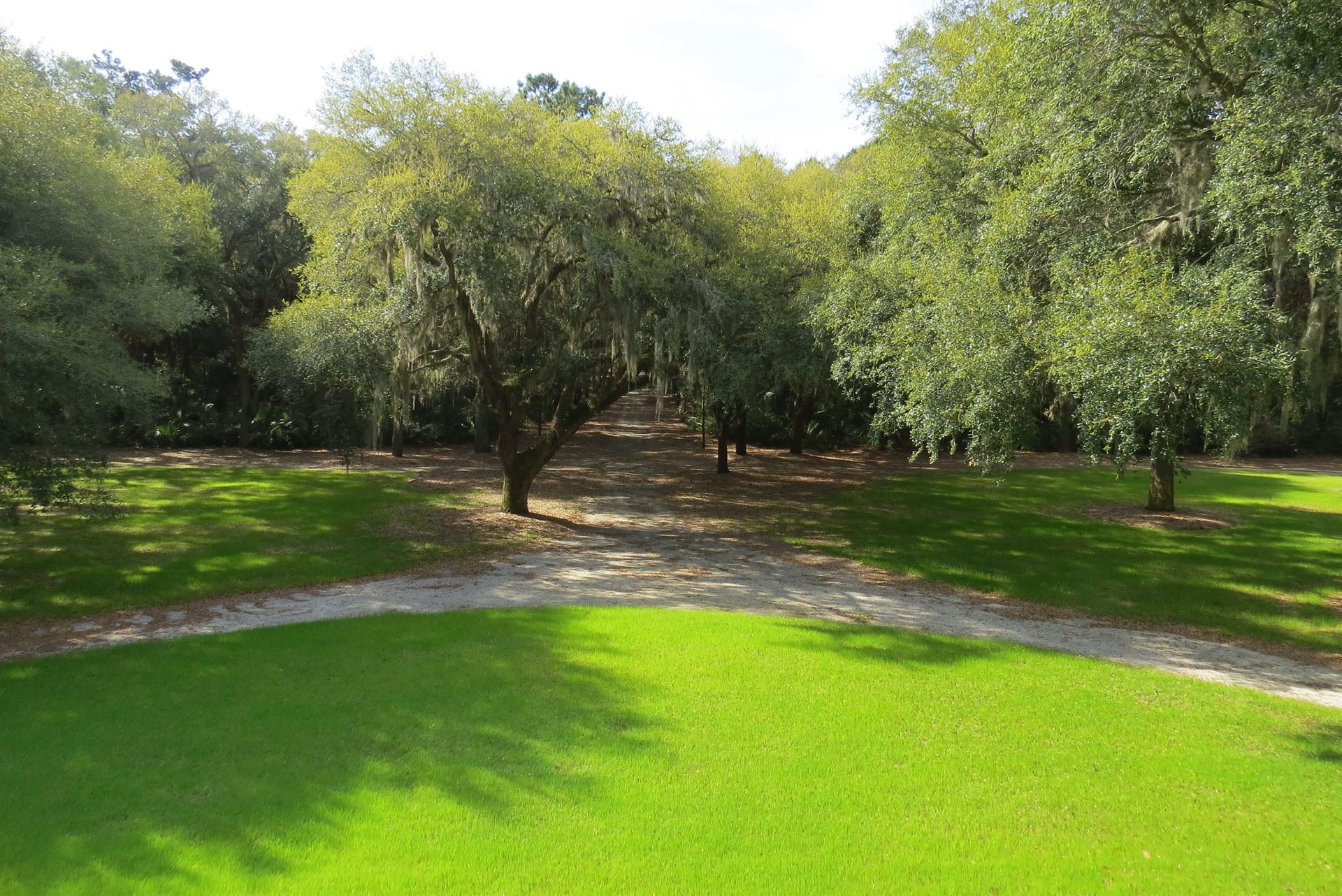 Locations Hub - Vanderhorst Mansion Exteriors - April 2014 Look