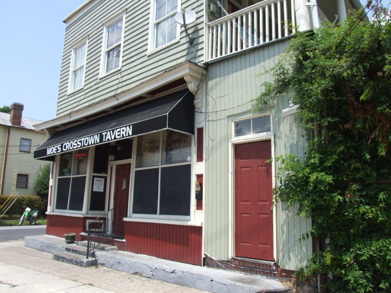 Locations Hub - Moe's Crosstown Tavern