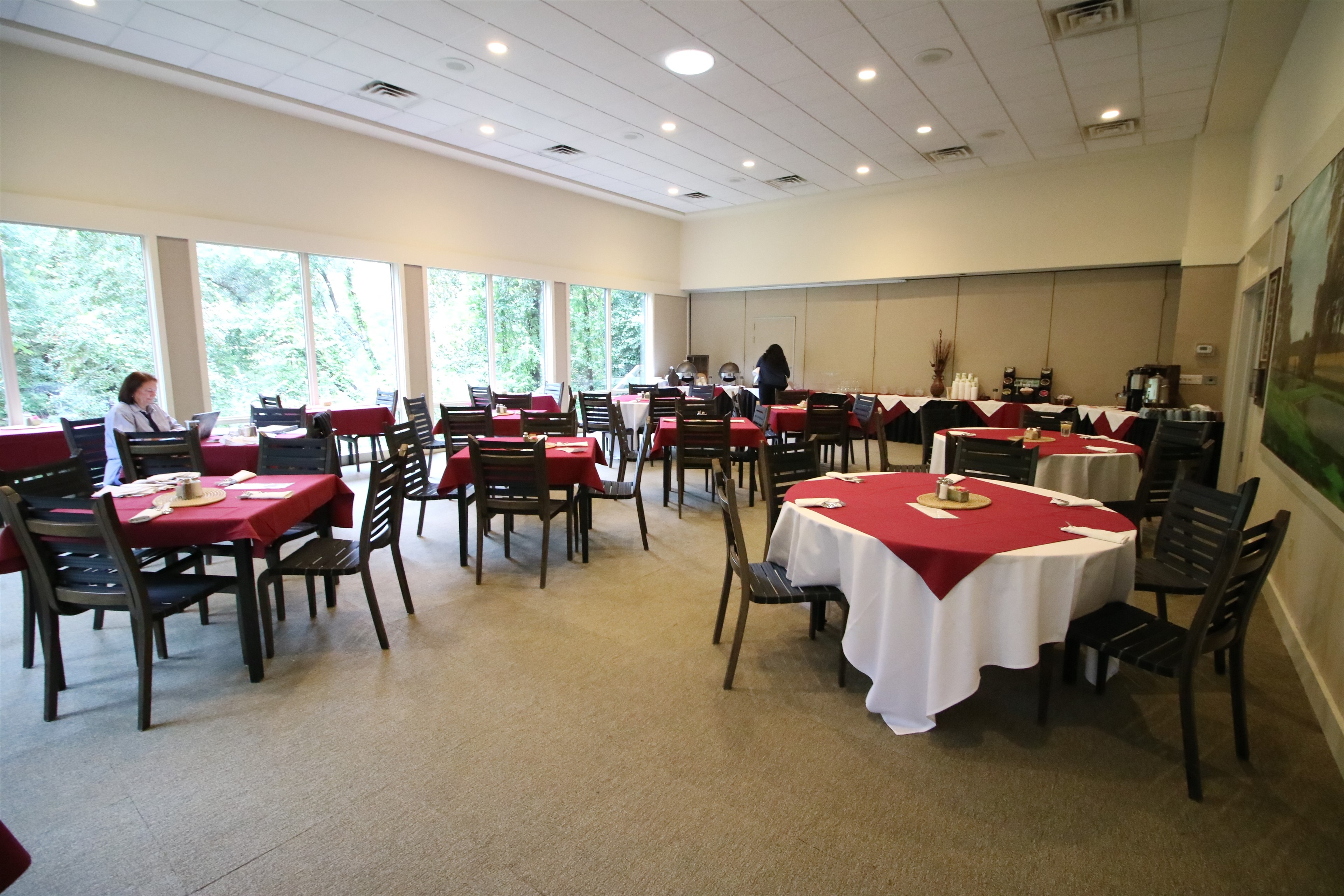 Locations Hub - The Middleton Inn - Lake House Conference Center