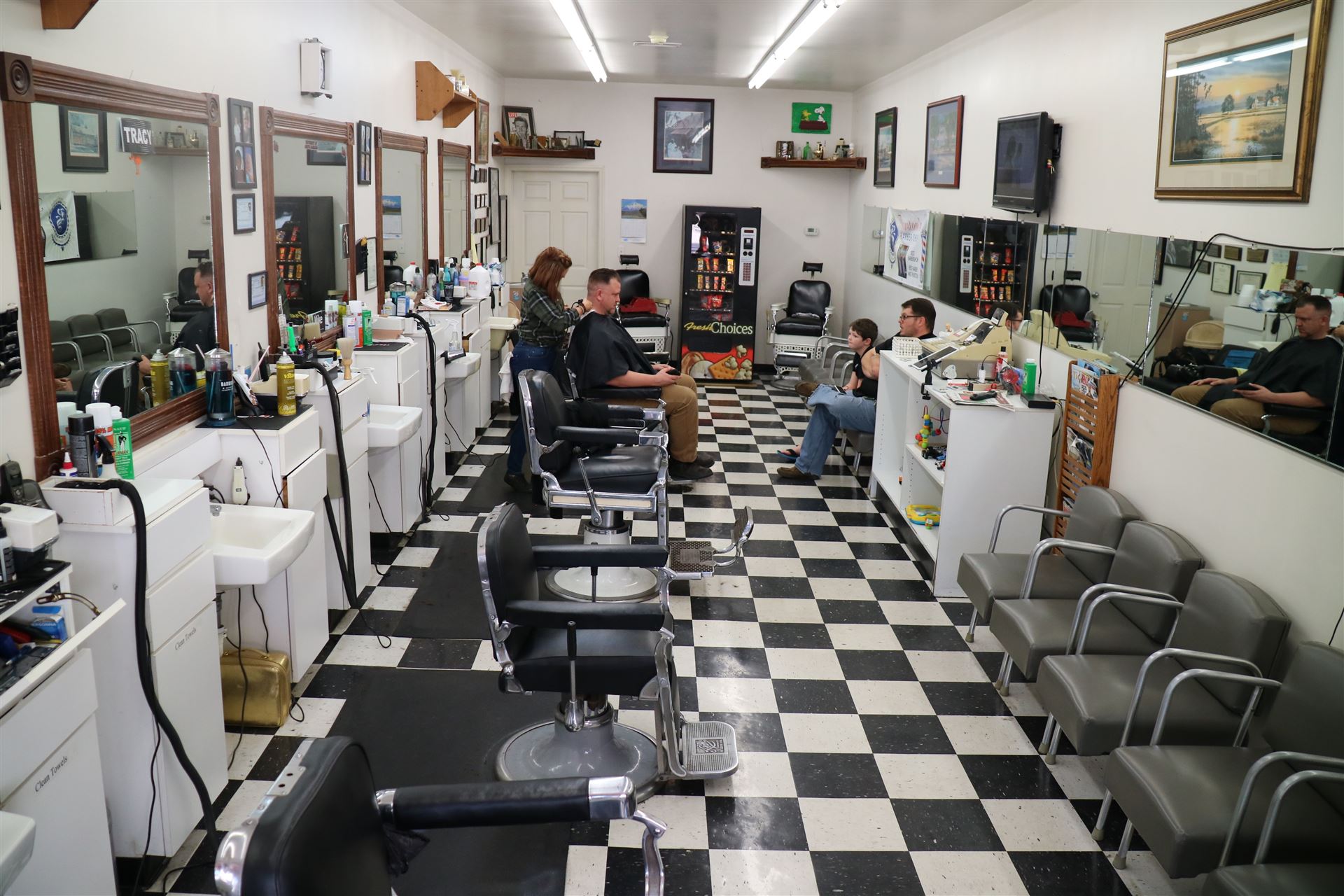Locations Hub - Thurston's Barber Shop