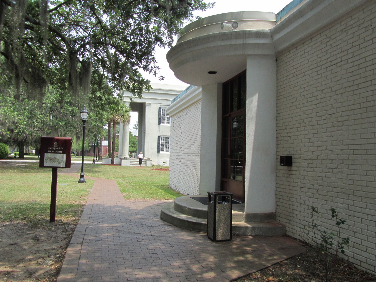 Locations Hub - USC Beaufort - Sandstone Building EXTERIORS & HALLWAYS ...