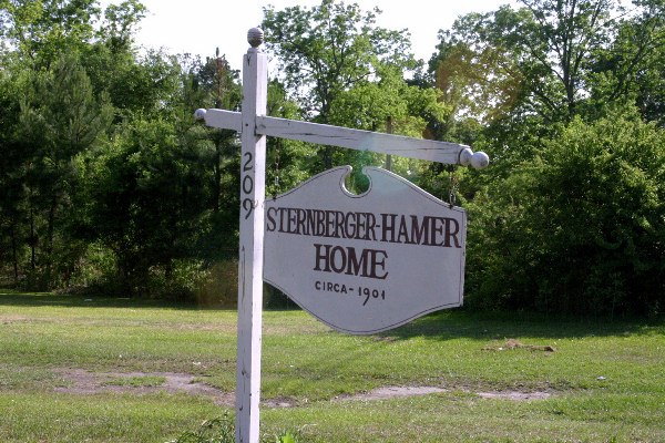 Locations Hub - Sternberger-Welch-Hamer House