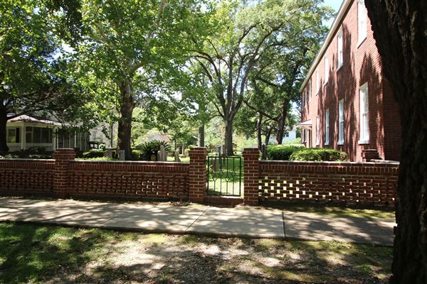 Locations Hub - Duncan Memorial United Methodist Church - Cemetery