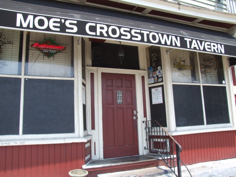 Locations Hub - Moe's Crosstown Tavern