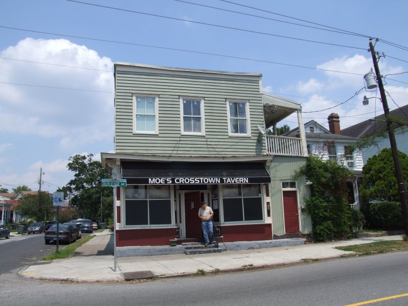 Locations Hub - Moe's Crosstown Tavern