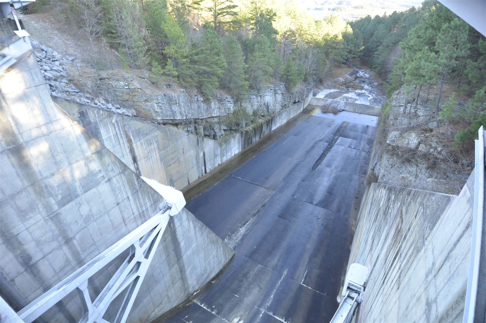 Locations Hub - Duke Power - Lake Jocassee Dam