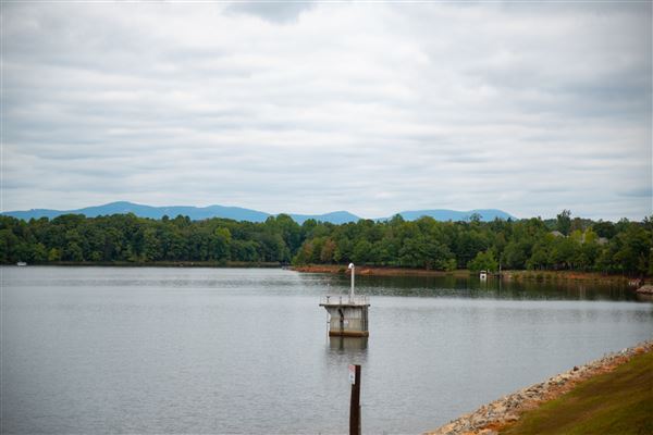 Locations Hub - Lake Robinson - Vern Smith Park